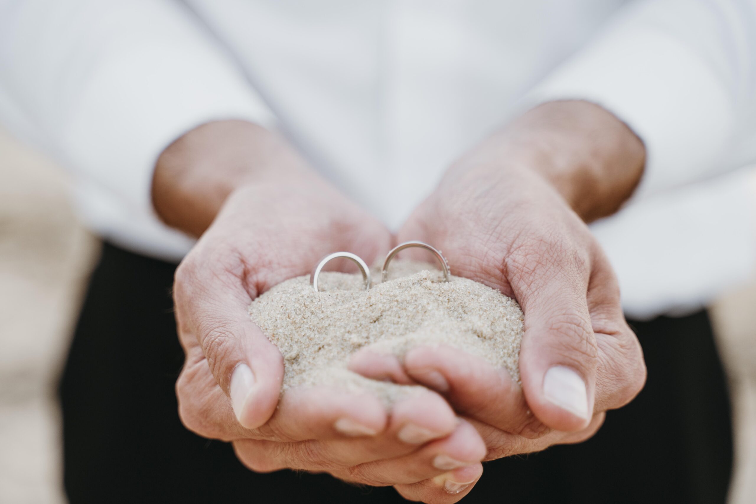 Ritual de la arena de boda: todo lo que tienes que saber